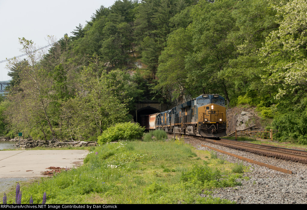 CSXT 3401 Leads M410-21 out of Mine Dock Tunnel